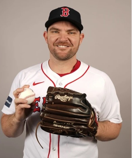 Red Sox sign cancer survivor, Comeback Player Hendriks | News, Sports ...